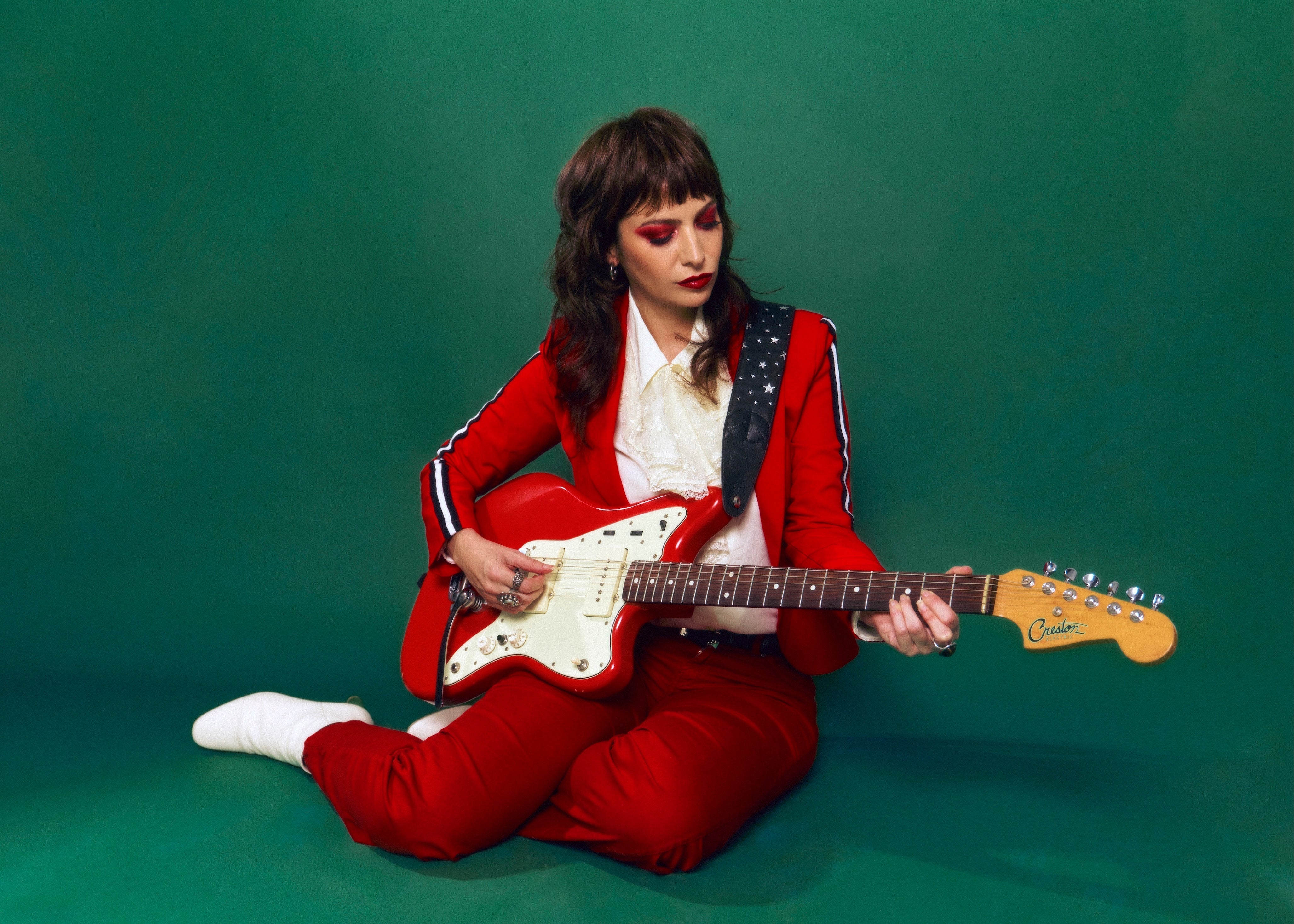 Nat Simons se une a Calaverita Records y presenta su primer single "De